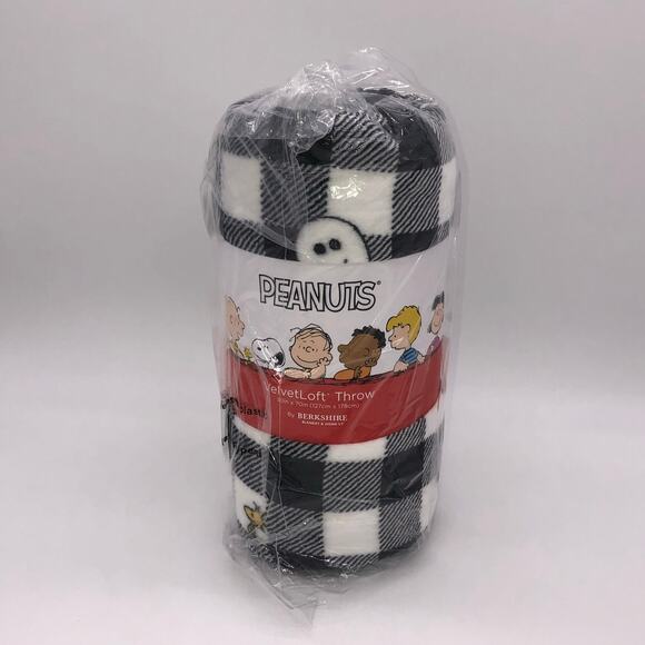 Berkshire | Holiday | Peanuts Snoopy Woodstock Snowman Black White ...